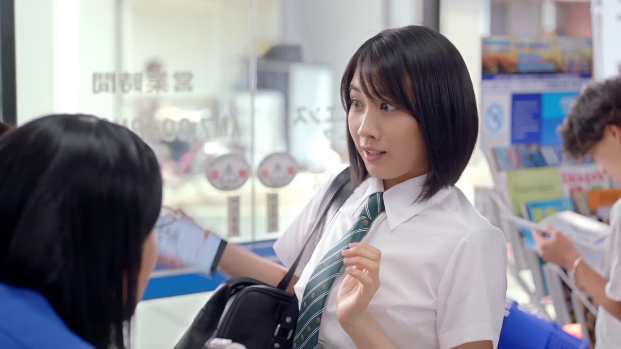 松本穂香、神木隆之介と中川大志のアルバイト対応にタジタジ…【au PAY】新テレビCM「アルバイター」篇 - TKHUNT