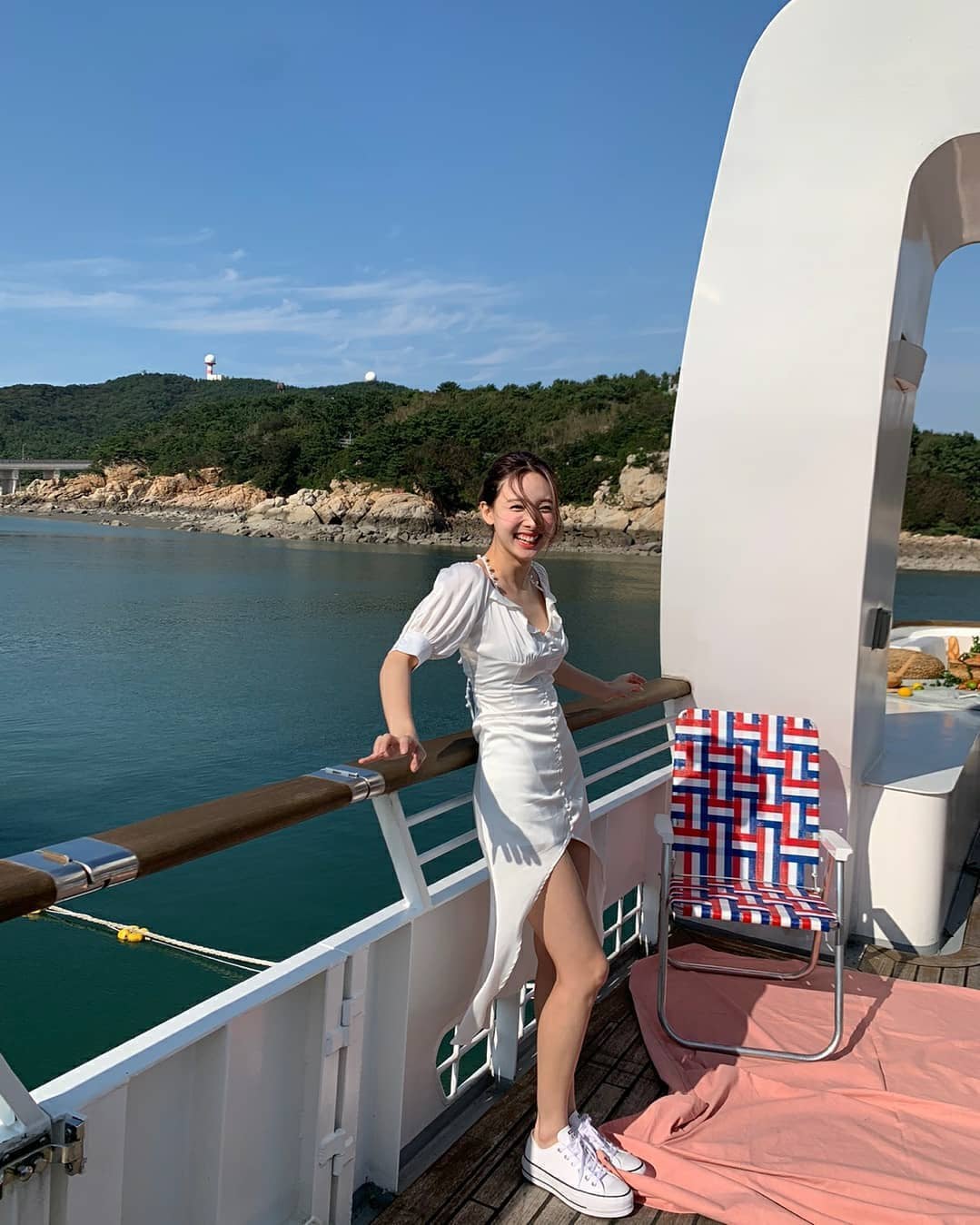 201112 Twicetagram Update-Nayeon： "궁금하지🌊🌊" - TKHUNT