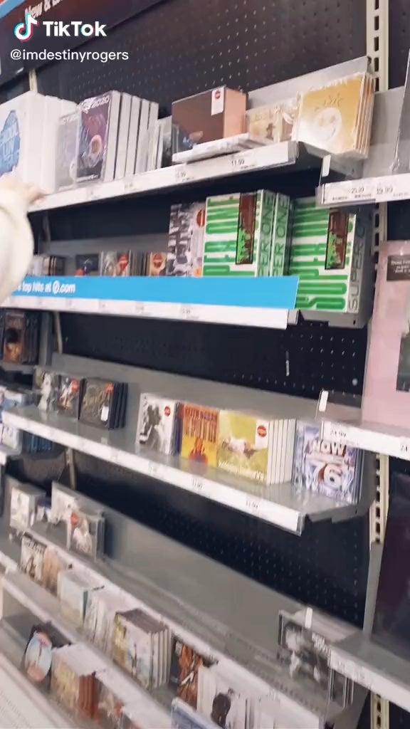 210226デスティニー・ロジャースがターゲットでBLACKPINKの「アルバム」を購入 - TKHUNT