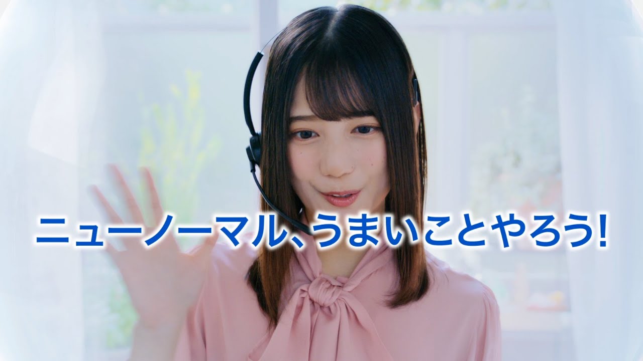 日向坂46・小坂菜緒、スペイン語でイケメンと会話！？佐々木美玲は料理番組アシスタントに！？ 「アキュビュー®」新TVCM - TKHUNT