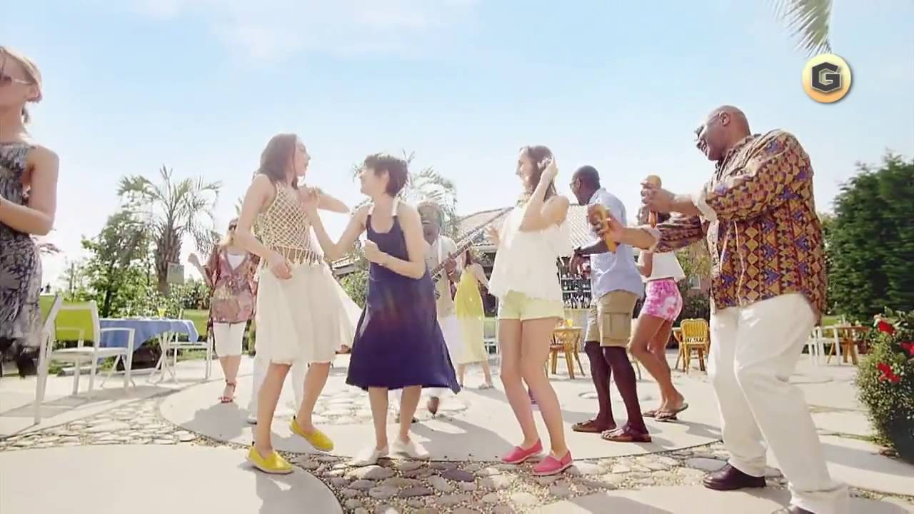 吉瀬美智子 CM ABCマート 「キレらく リゾートスリッポン」篇 - TKHUNT