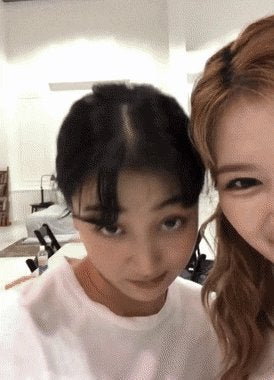 210821-サナとジヒョの面白い瞬間 - TKHUNT