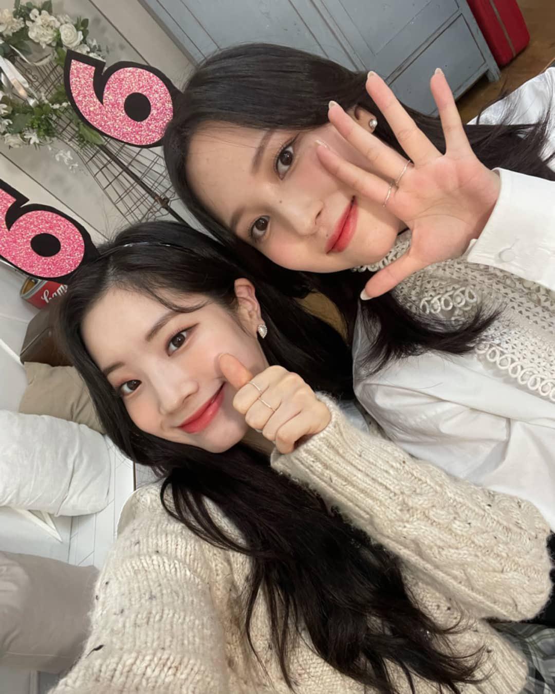 2110202回のタグラム更新-かわいい女の子のダヒョンとミナ - TKHUNT