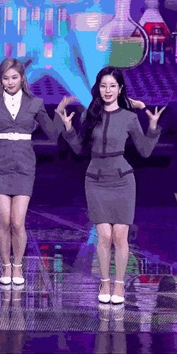 ダヒョンはほとんどつまずいたが、すぐに軌道に戻った（feat。Sanaand Jihyo、211121） - TKHUNT