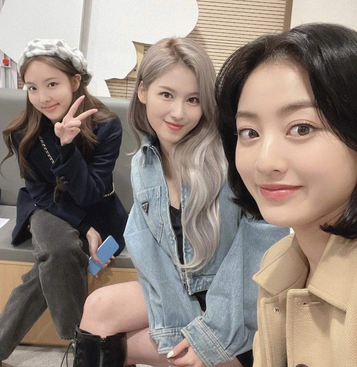 211116 - Nayeon, Sana, Jihyo - TKHUNT