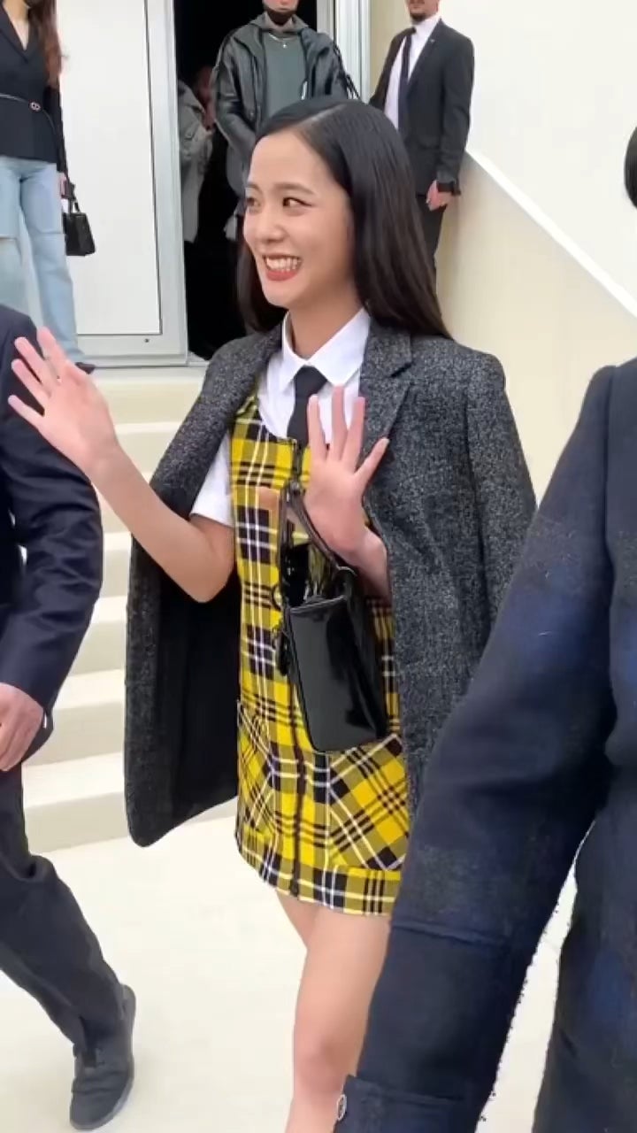 220305 stephanefeugerephotography IG Reels Update w/ Jisoo - TKHUNT