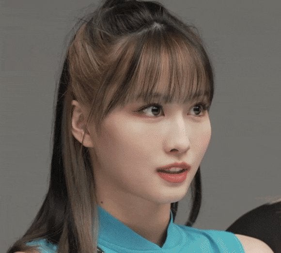 220314 - "Surprised" Momo - TKHUNT