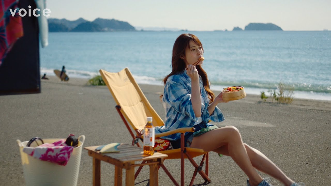 深田恭子、ショーパン美脚披露 海で撮影 手作り弁当も：「キリン 午後の紅茶 おいしい無糖」TVCM - TKHUNT