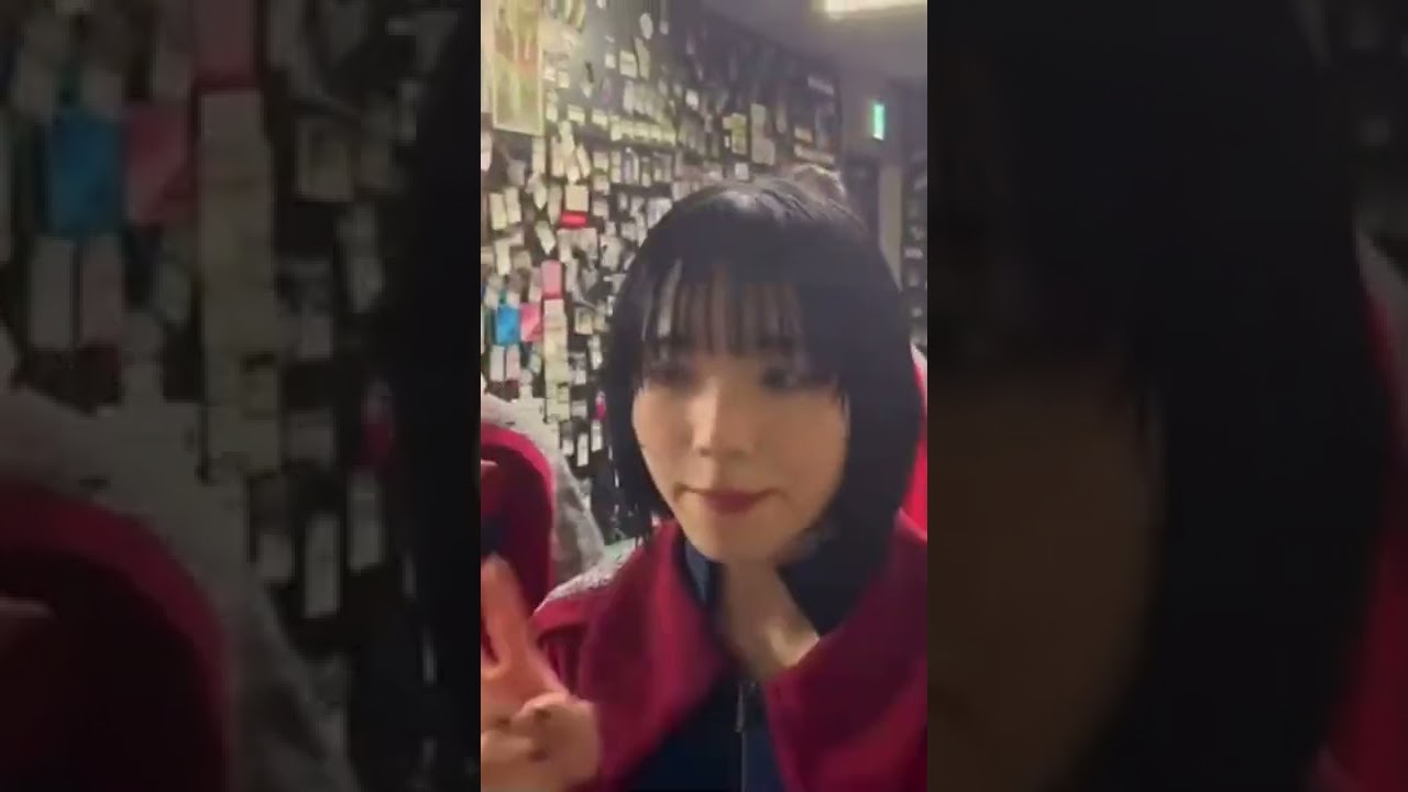 BiSH アユニD「ﾄｩﾓﾛｰ」ピースする可愛いアユニちゃん - TKHUNT