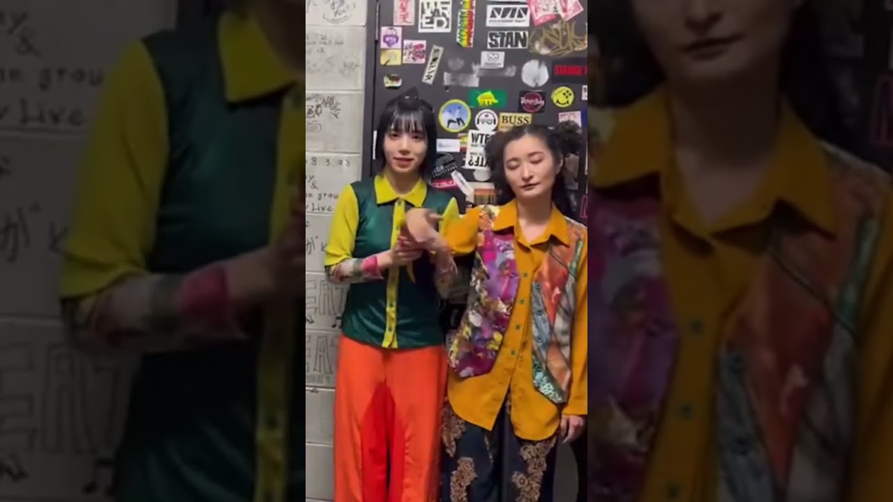 BiSH リンリンの手を使ってバイバイするアユニD - TKHUNT