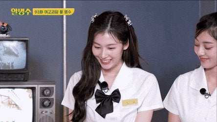 220826 - Sana iconic mario noice (+Jihyo) - TKHUNT