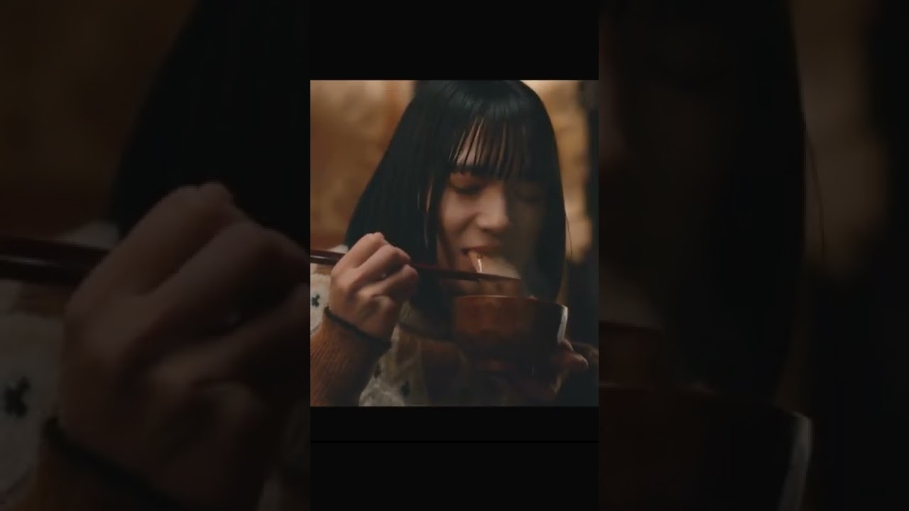 おしるこを食べるアユニが可愛すぎる #shorts - TKHUNT