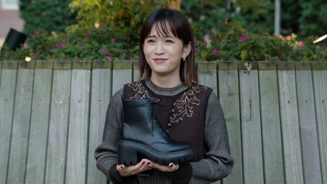 前田敦子、最近しゃべるようになった子供にメロメロ！？「甘え上手」 ABC-MART WebCM本編「「待ち合わせ篇」 - TKHUNT