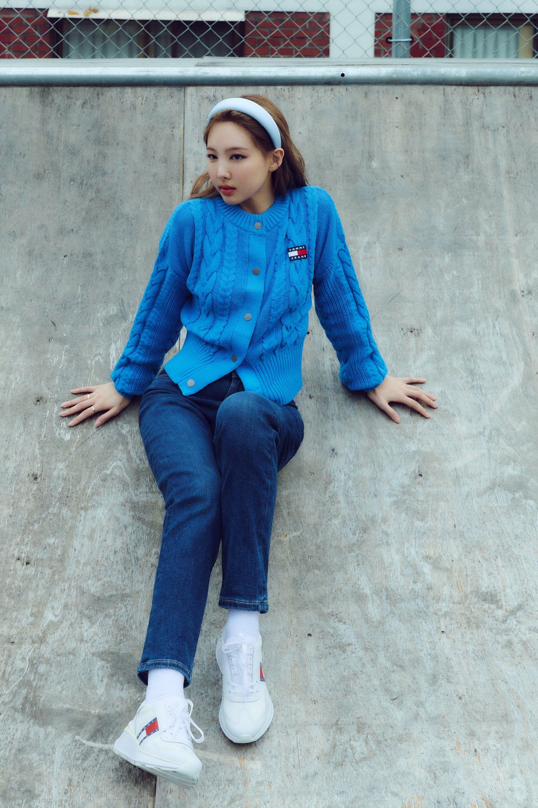 220920 musinsacom Twitter アップデート - 「これ以上何が必要ですか? #トミージーンズ #ナヨン 22FWコレクション💋」 - TKHUNT