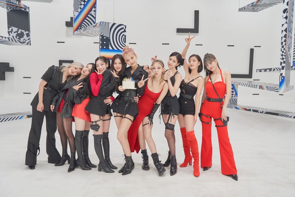 ONCE UPON A NEWS (220906 から 220913 をカバー) - 週刊 TWICE ニュース Ed.155 - TKHUNT