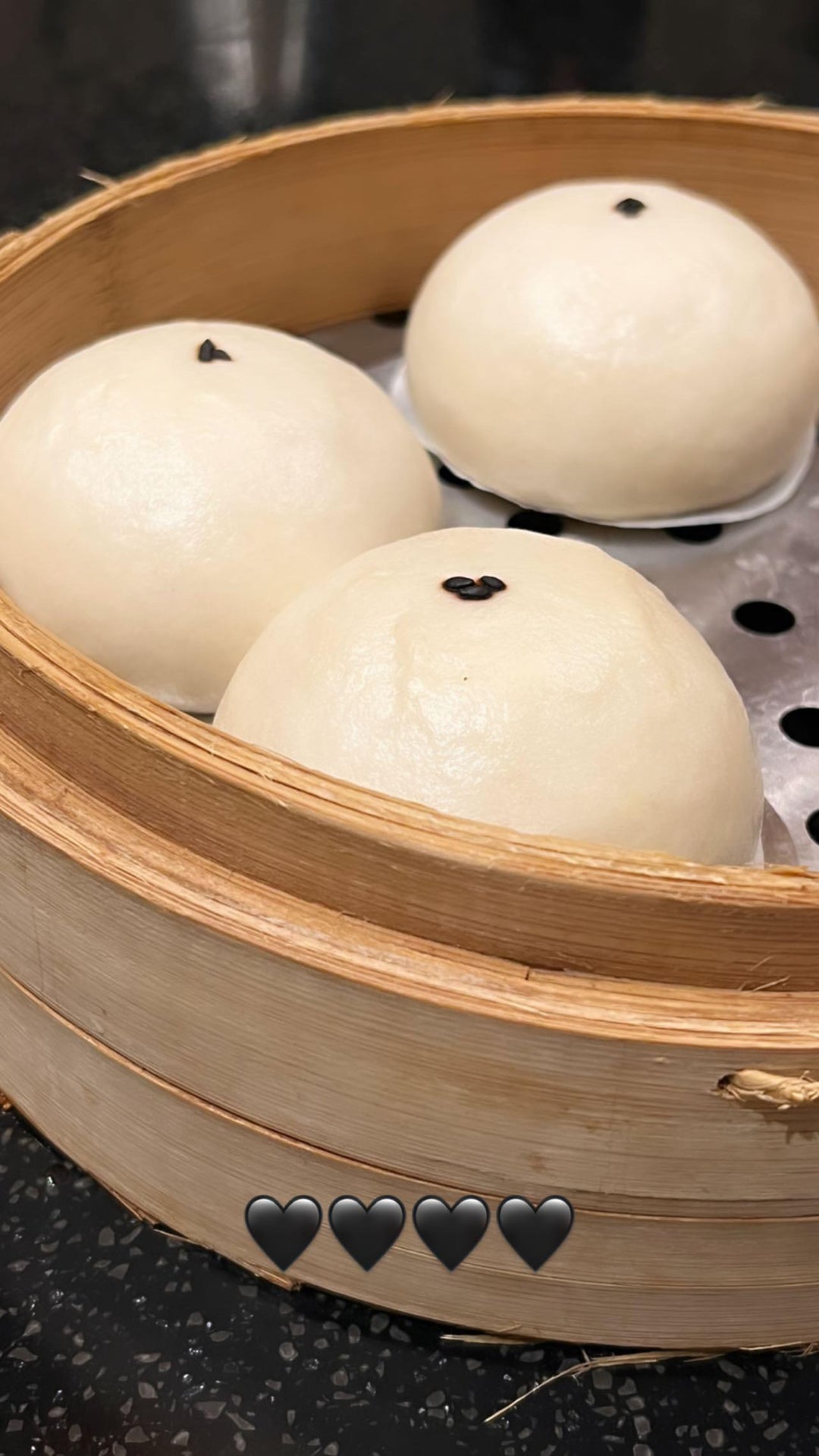 220919 リサ IG ストーリーの更新 - TKHUNT