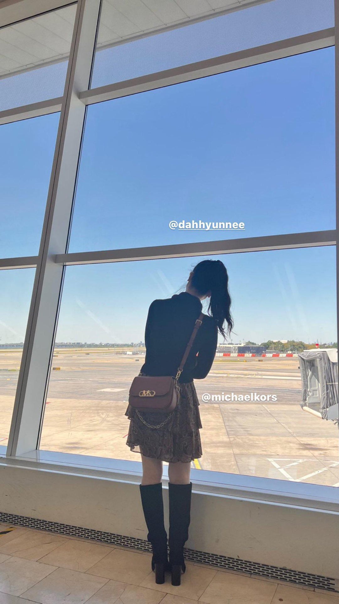 220916 Twicetagram ストーリー更新 - 空港のダヒョン - TKHUNT