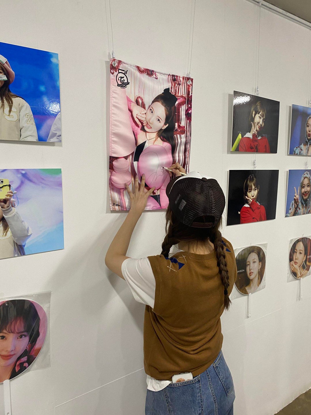 220921 imnabong_0922 ツイッターの更新 - ナヨンが誕生日カフェを訪れた - TKHUNT