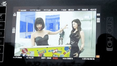 220920 - サナとジヒョが愛らしい (+チェヨン) - TKHUNT