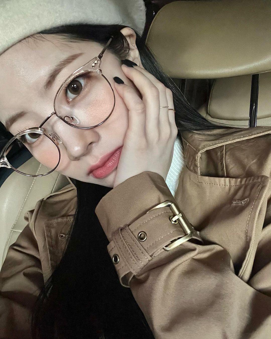 220917 ダヒョン Instagram Update - “🍂🍁” - TKHUNT