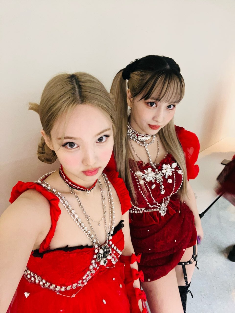 日本のナヨンとモモ - TKHUNT