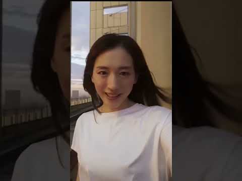 綾瀬はるか 自撮りで“あなた”へメッセージ #shorts - TKHUNT