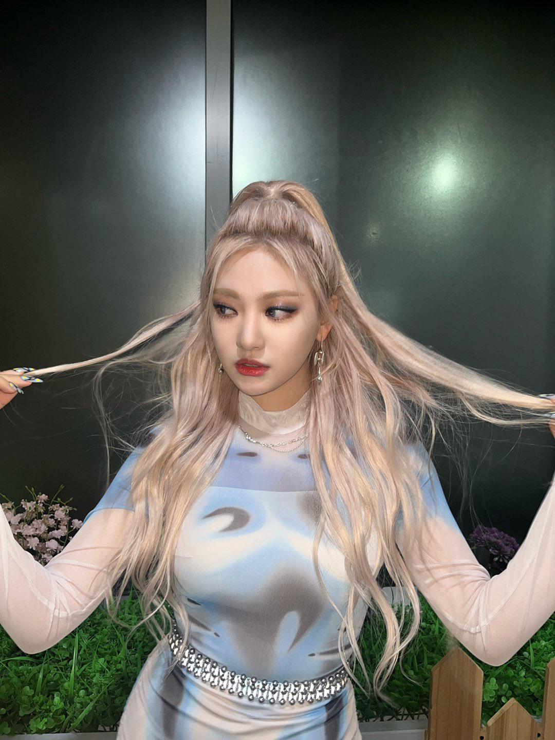 220724 aespa Twitter Update with Ningning - TKHUNT