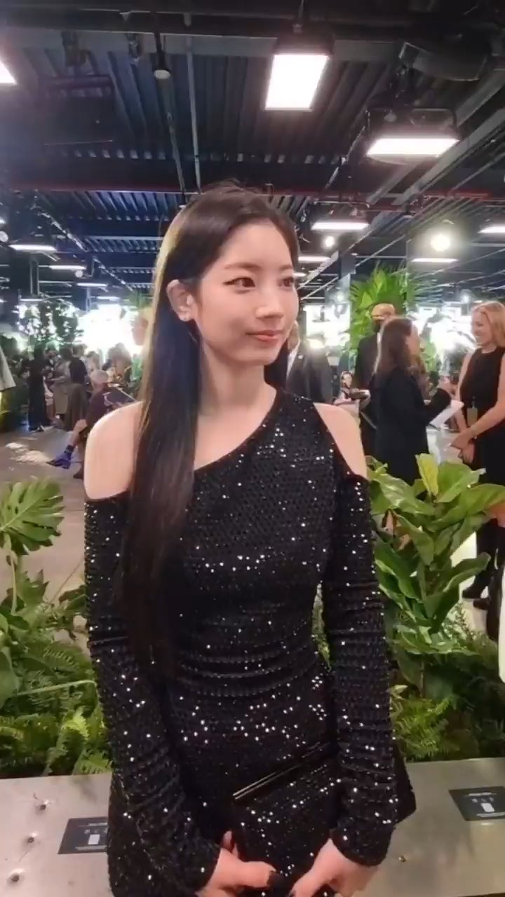 220914 lofficielmalaysia Instagram 更新 - 「すべての ONCE を呼び出します。 @twicetagram の @dahhyunnee が ...