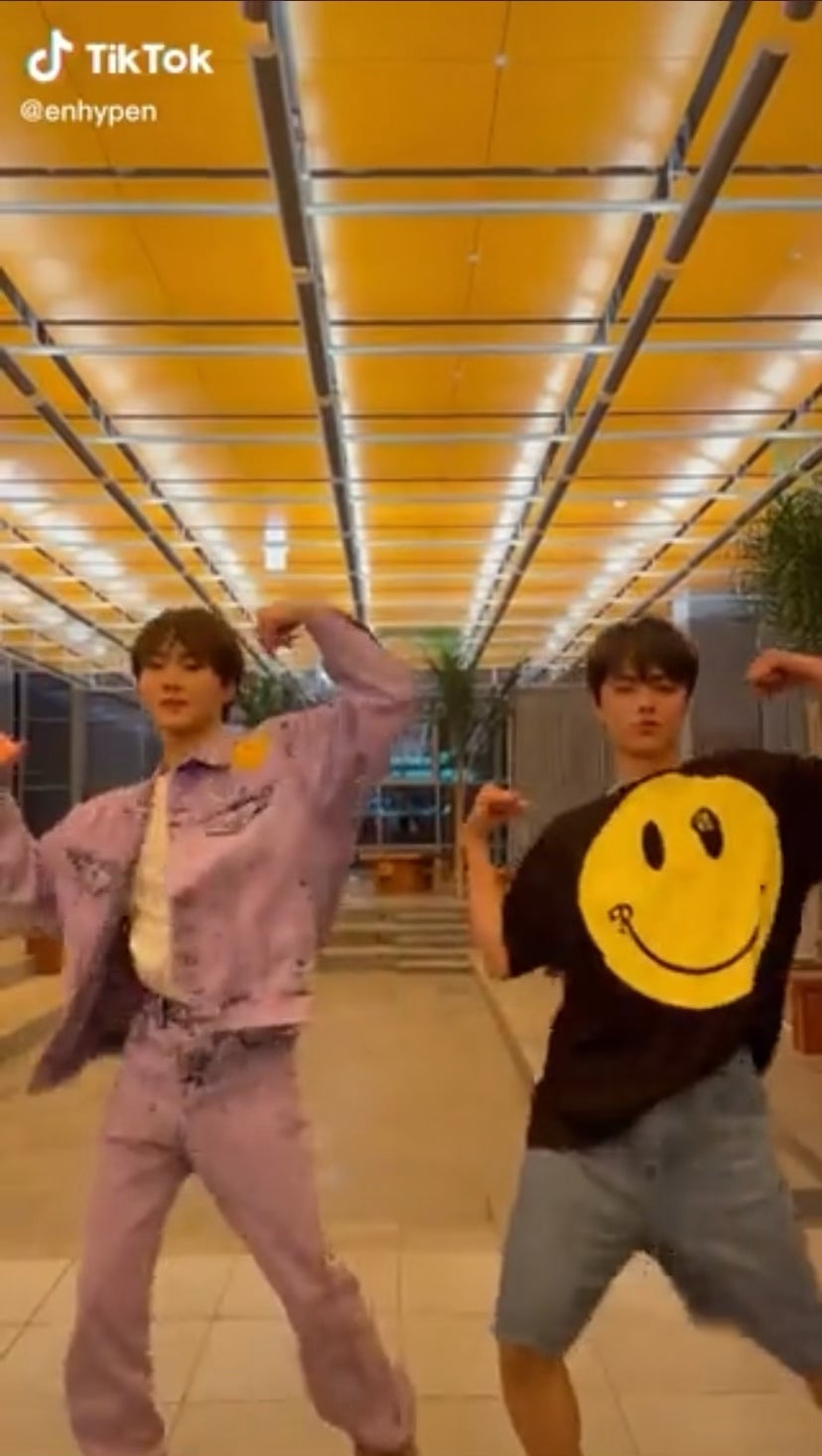 220805 Tiktok: New Hope Clubのジェイとジョンウォンとジョージ！ - TKHUNT