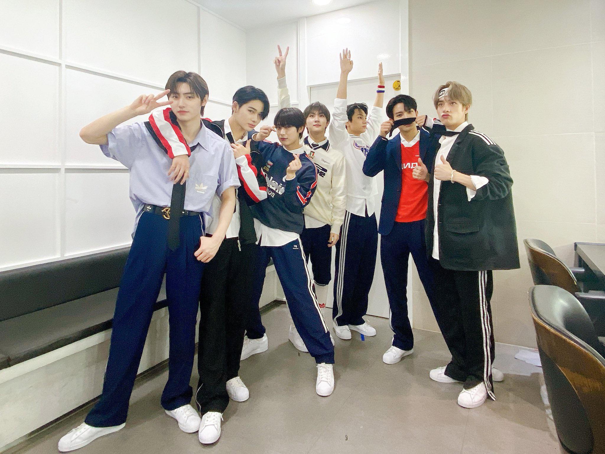 220805 Twitter: 今日のENHYPEN - TKHUNT