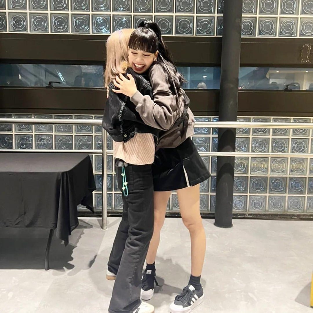 221015 kanyaparat (Lisa のおばさん) リサとの IG アップデート - TKHUNT