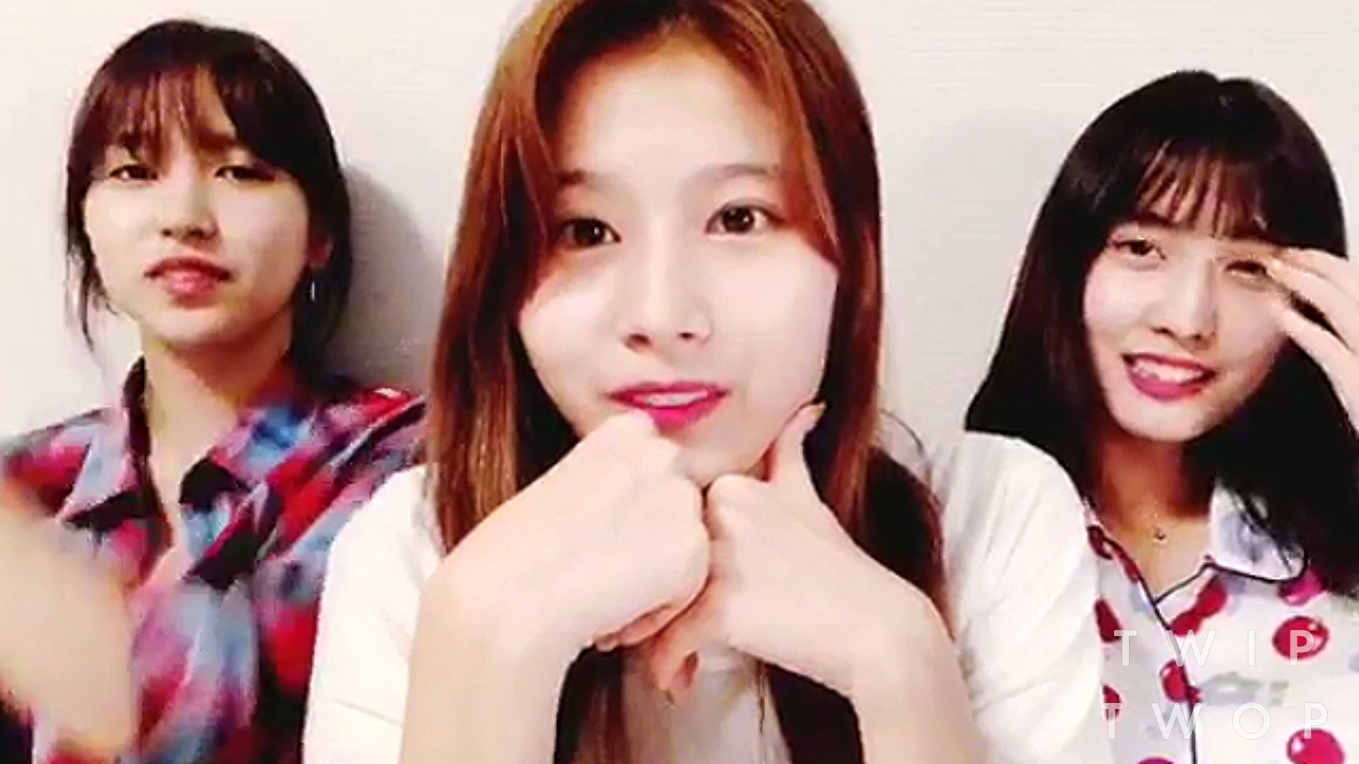 サナはダヒョンに好印象を与えようとするが誰も助けようとしない - TKHUNT