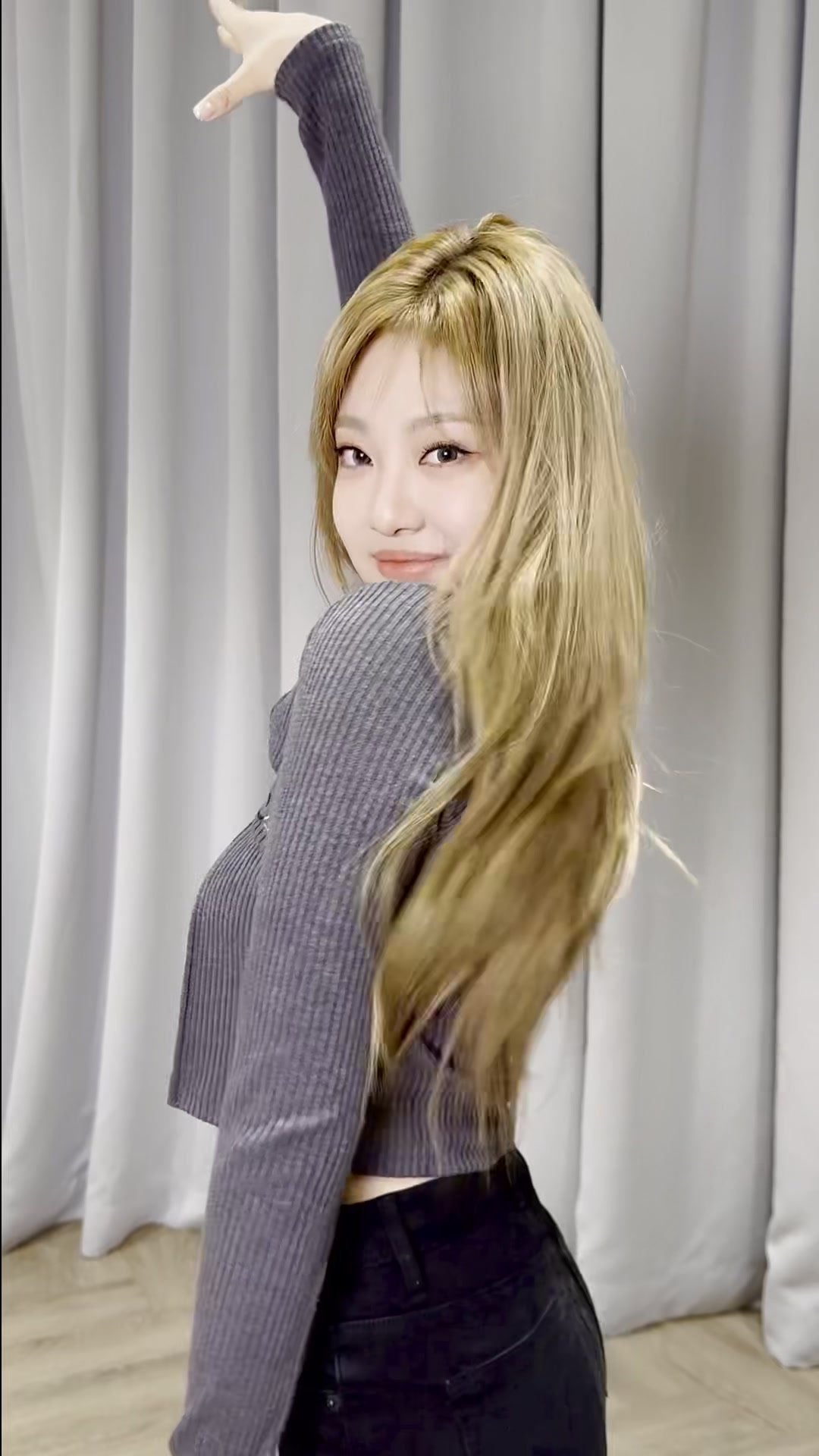 221118 aespa TikTok Update with Ningning - エピソード 01: Ningtouchable 🖤🐍🦋 - TKHUNT