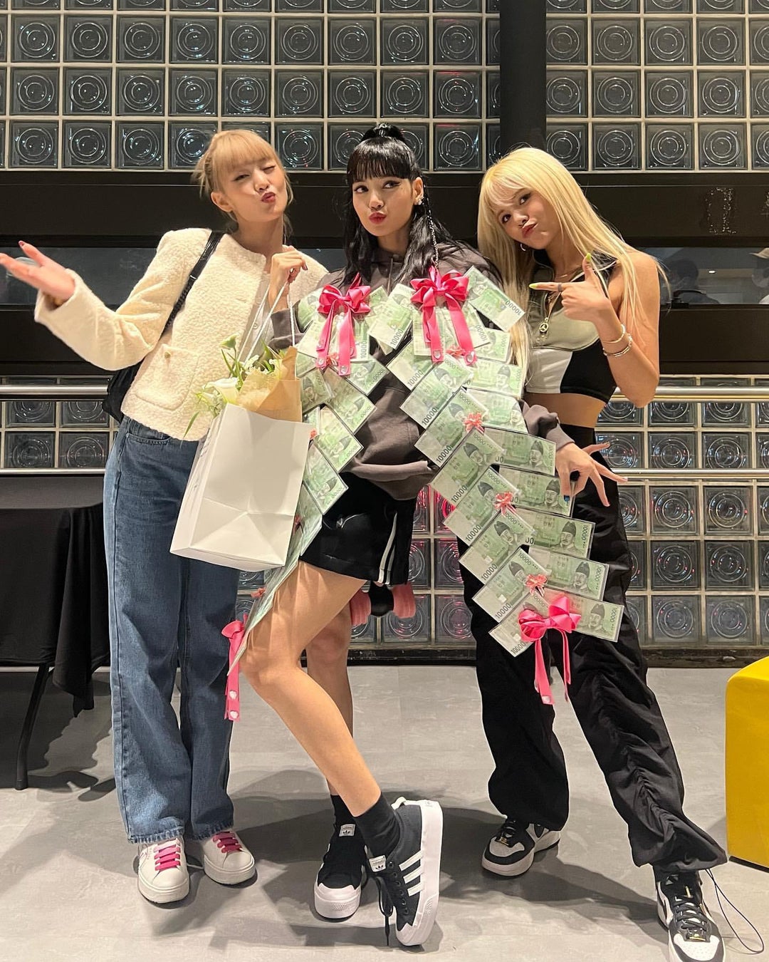 221016 sssorn_chonnasorn リサとミニーの IG アップデート - TKHUNT