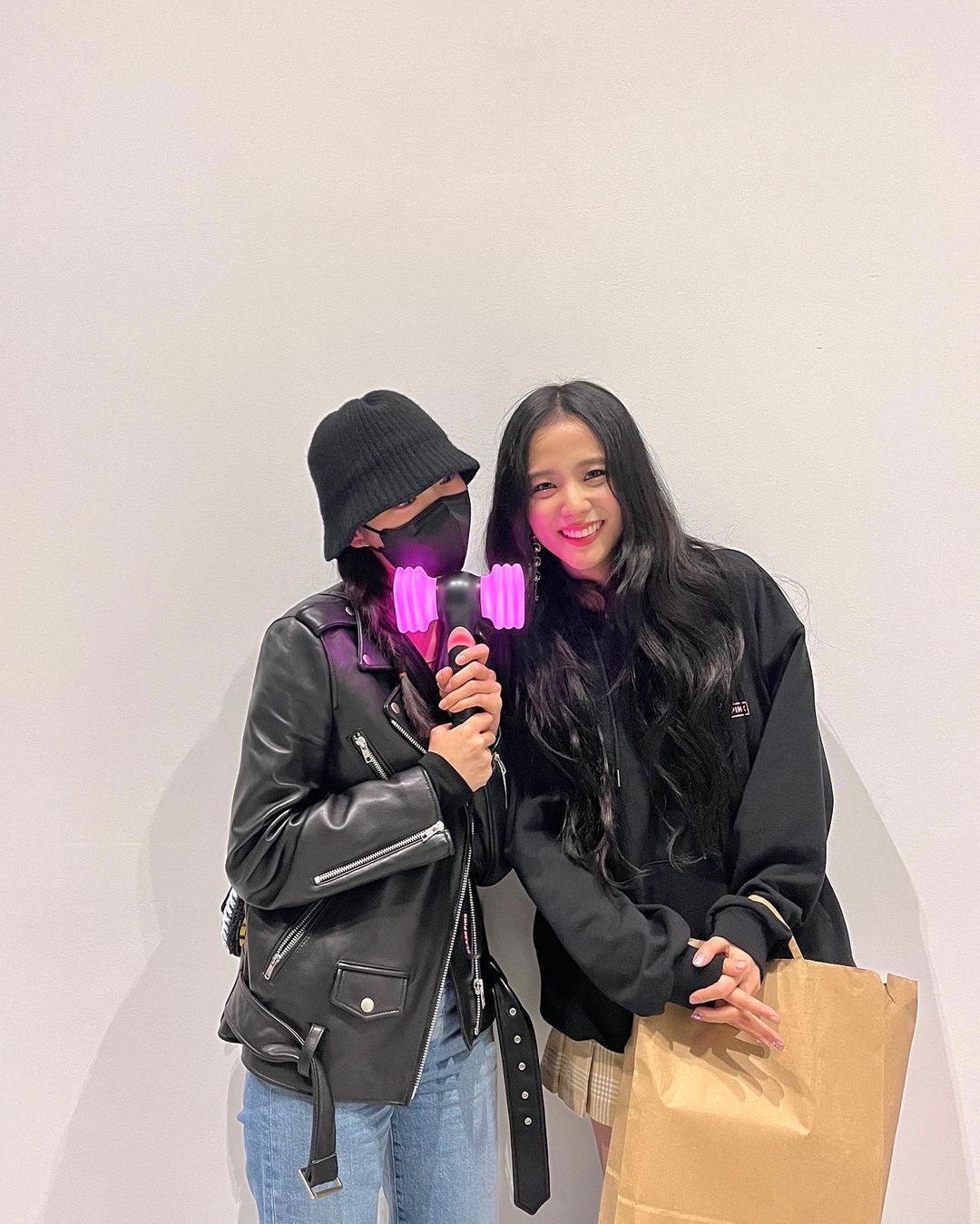 221015 hyello._.o IG Update w/ Jisoo - TKHUNT