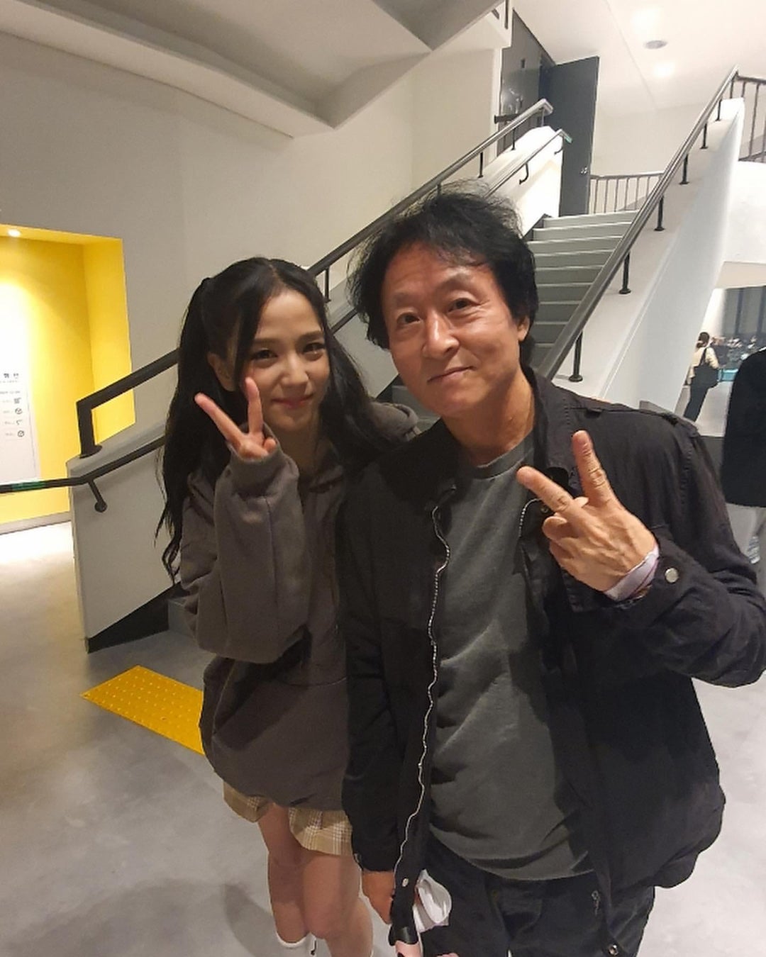 221016 alrun85 IG Update w/ Jisoo - TKHUNT