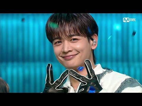 ソロデビューステージ: ミンホ (SHINee) - Runaway (feat. GEMINI) (Full Ver.) @ Mnet M Countdown (221229) - TKHUNT