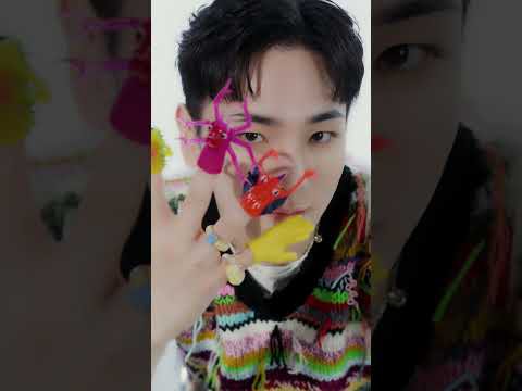 SHINee - 2023 SM Artist Season’s Greetings (Concept Trailer Ver. 2) - TKHUNT