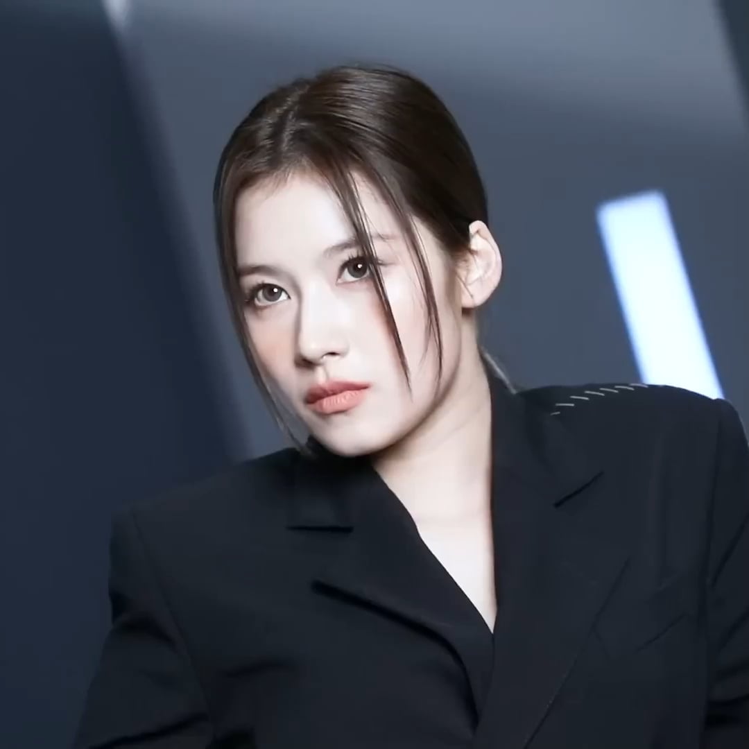 230324 - サナのオンとオフのカメラ - TKHUNT