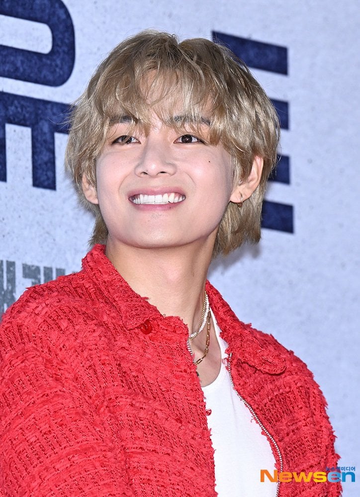 230808 V at the VIP premiere for the movie "Concrete Utopia" - TKHUNT