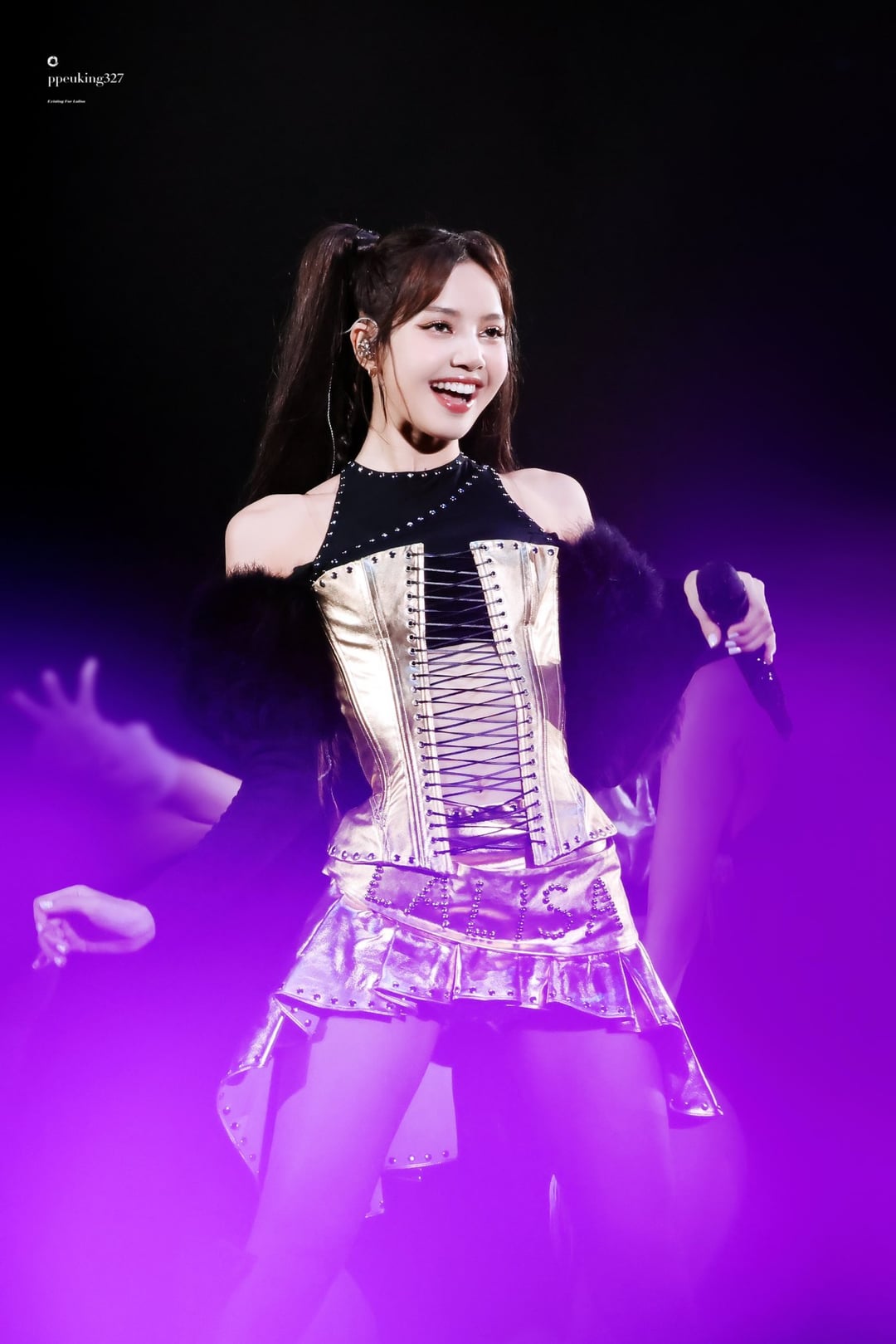 230729 Lisa @ BLACKPINK WORLD TOUR [BORN PINK] HANOI (ppeuking327) - TKHUNT