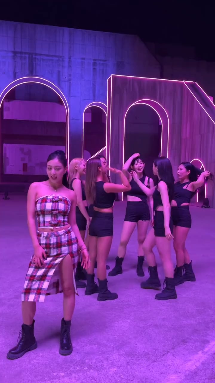 230828 TikTok アップデート - ジヒョの Killin Me Good Challenge Funny ver. 🥳 - TKHUNT