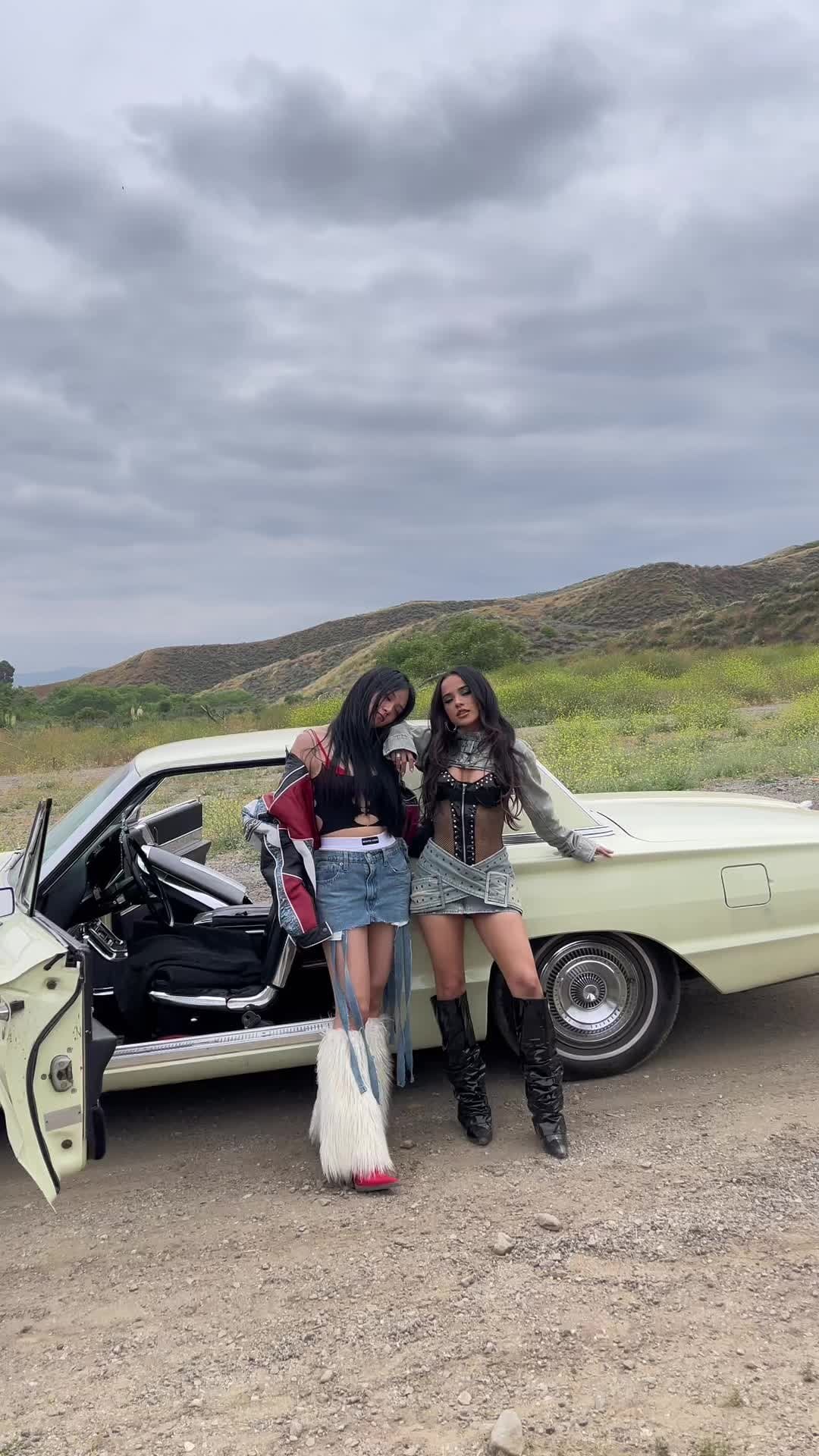 BIBI x Becky G - Amigos (コラボレーションシングル - Behind Clip) - TKHUNT