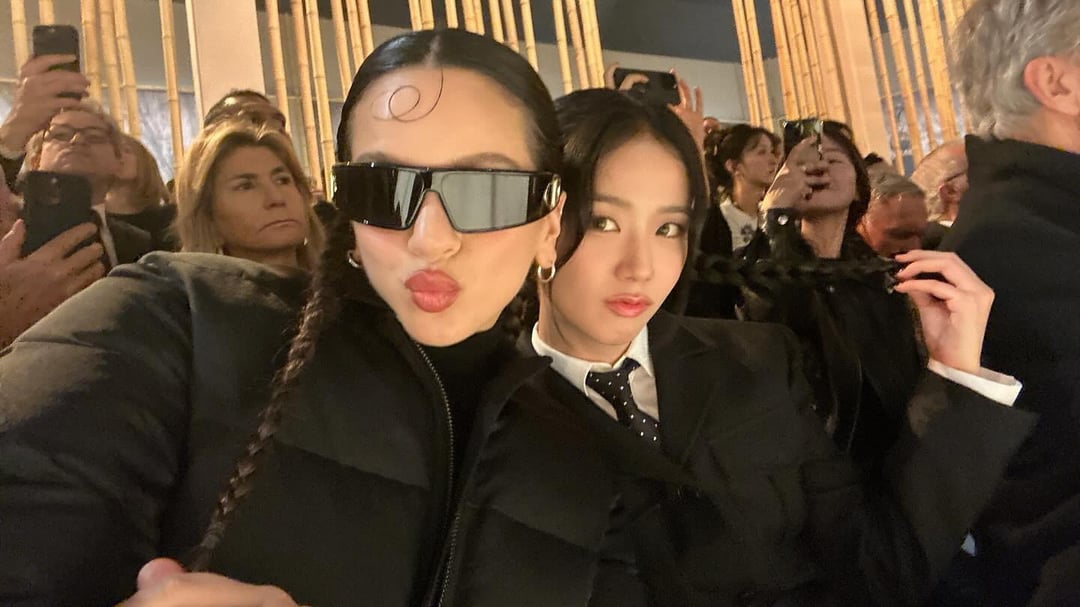 240227 ロザリア IG アップデート (Jisoo 付き) - TKHUNT