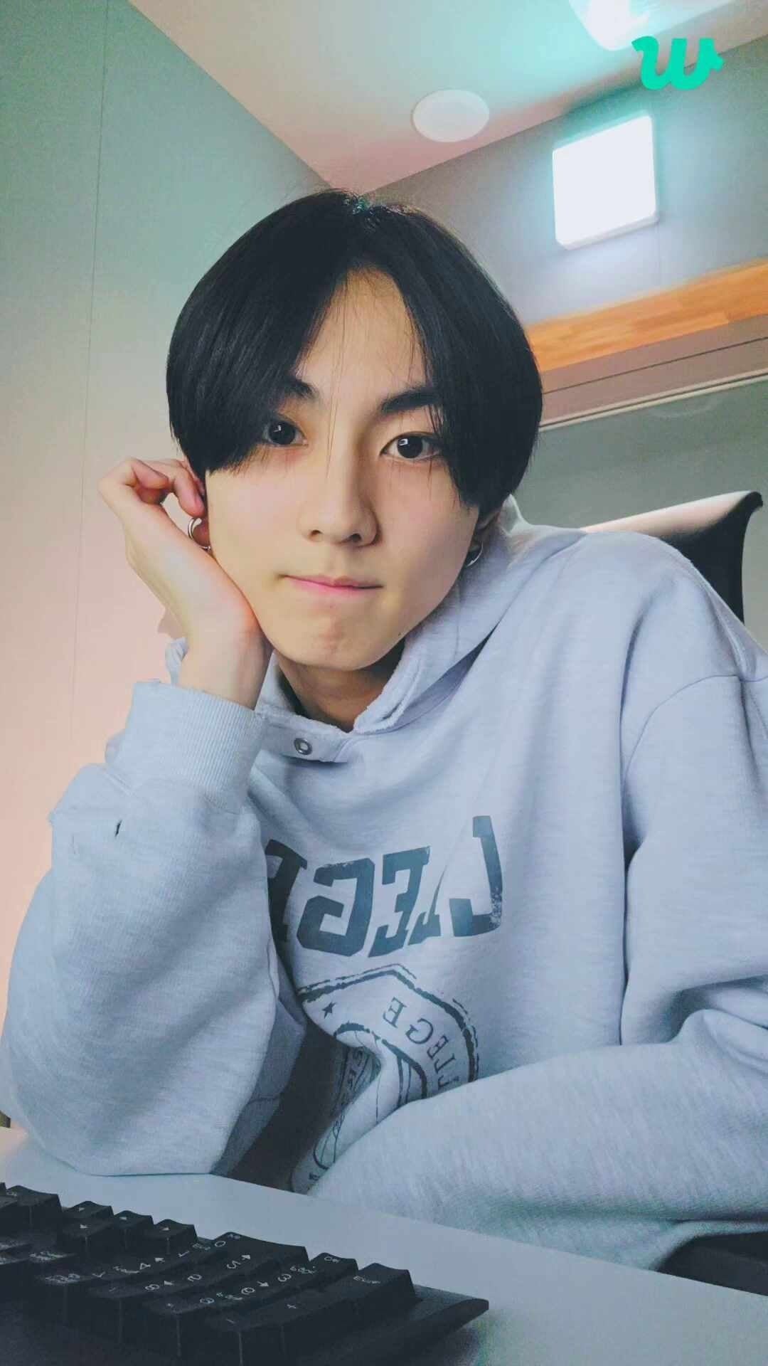 240226 [Weverse Live: Jungwon] こんにちは - TKHUNT