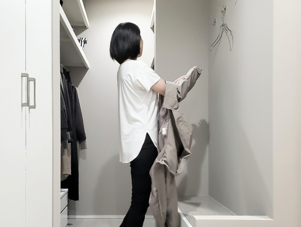 【画像】こういうのを女性に着せる日本の風潮が大嫌いなんだが。。。。 - TKHUNT