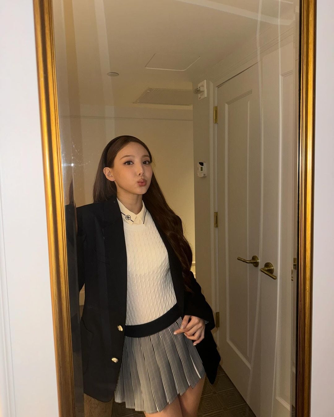 240213 ナヨン - TKHUNT