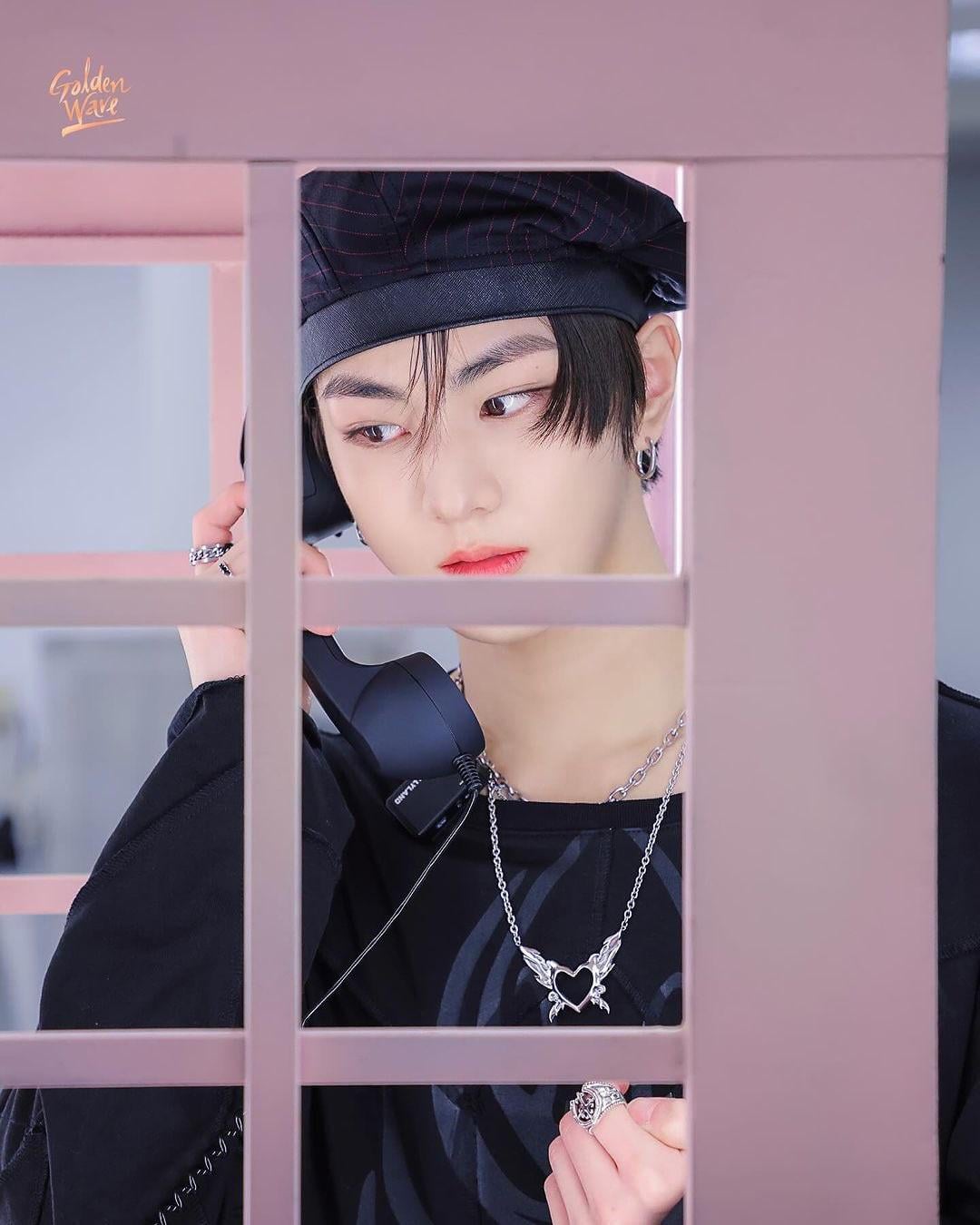 240502 @goldenwave.official Instagram: Enhypen - TKHUNT