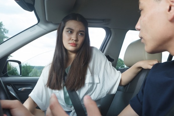 彼女「ちょっと休みたい」運転中俺「別に寝てていいよ」彼女「休憩したい」運転中俺「だから寝てていいよ」→結果w - TKHUNT