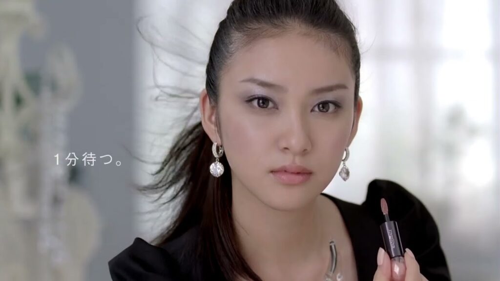 資生堂MAQuillAGEマキアージュ 武井咲 15秒01 - TKHUNT